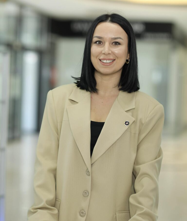 Ardita Ukshini - Komuna Gjilan